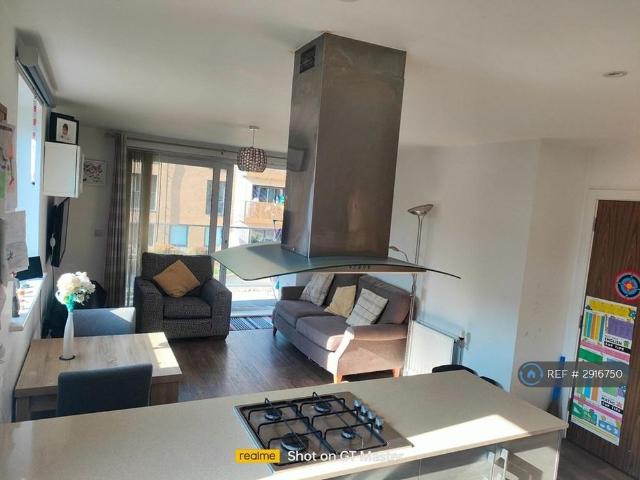 2 bedroom flat to rent
