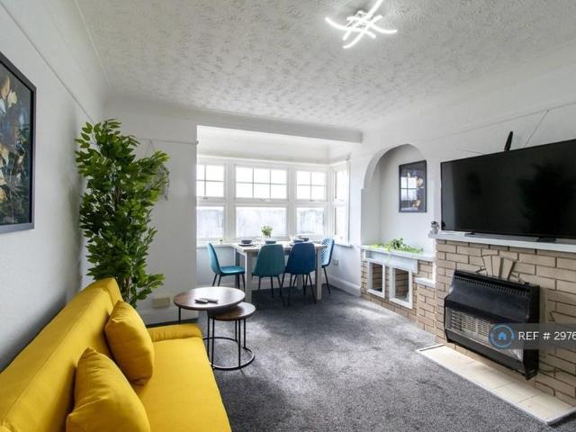 2 bedroom flat to rent