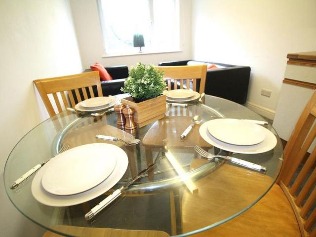2 bedroom flat to rent