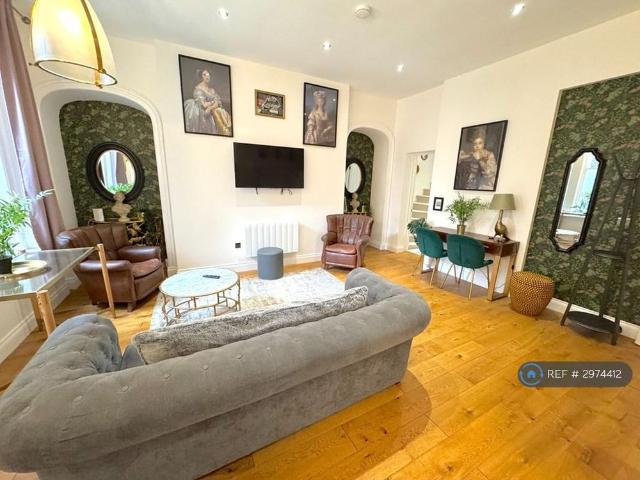 2 bedroom flat to rent