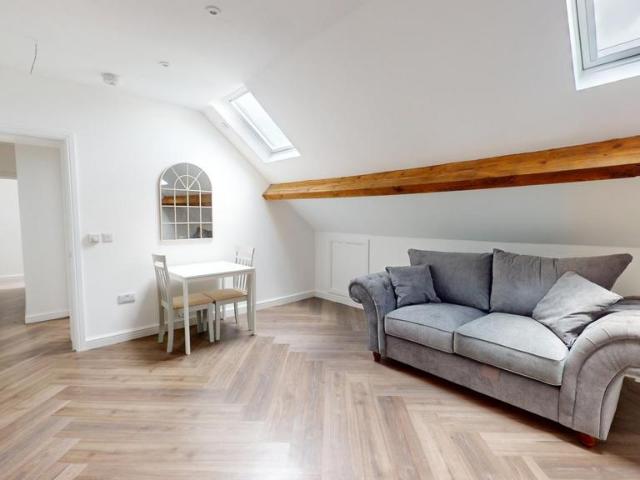 2 bedroom flat to rent