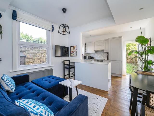 2 bedroom flat to rent