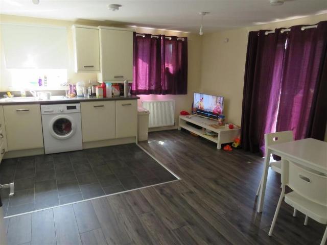 2 bedroom flat to rent