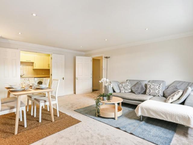 2 bedroom flat to rent