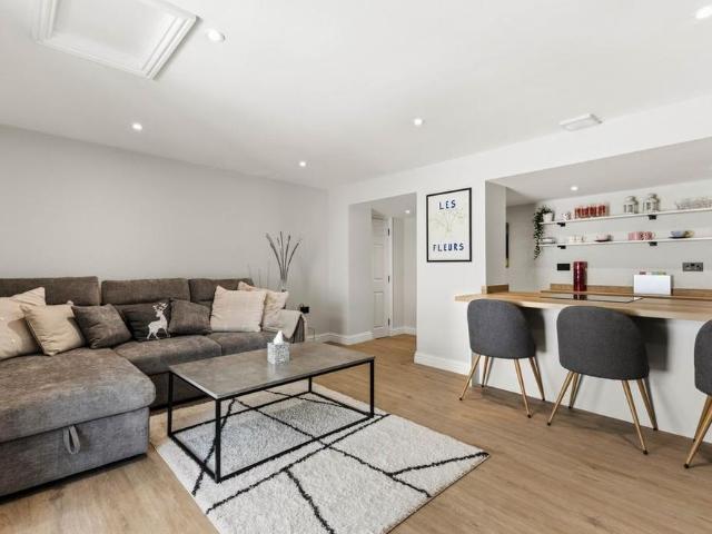 2 bedroom flat to rent