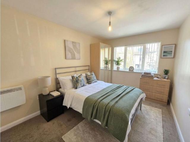 2 bedroom flat to rent