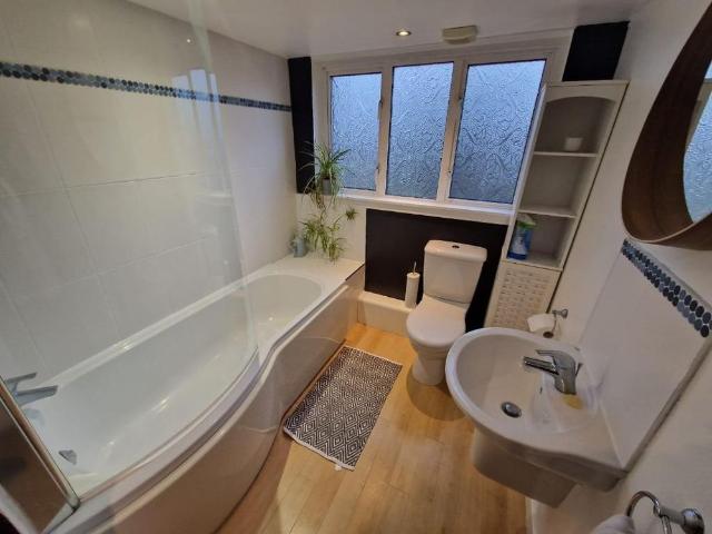 2 bedroom flat to rent