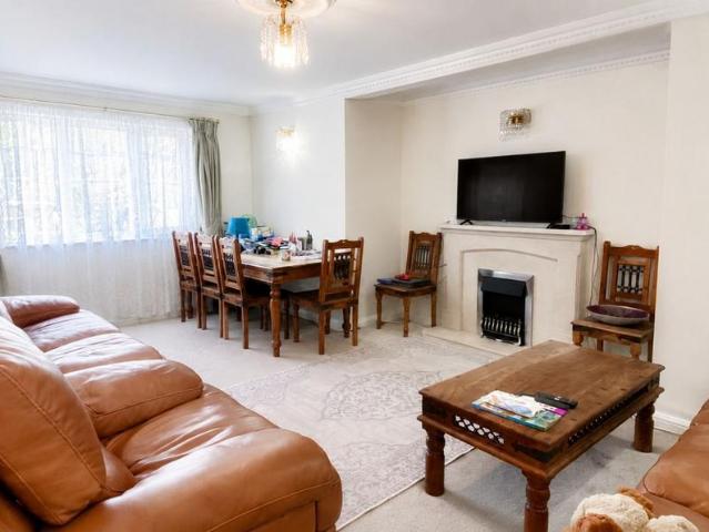 2 bedroom flat to rent