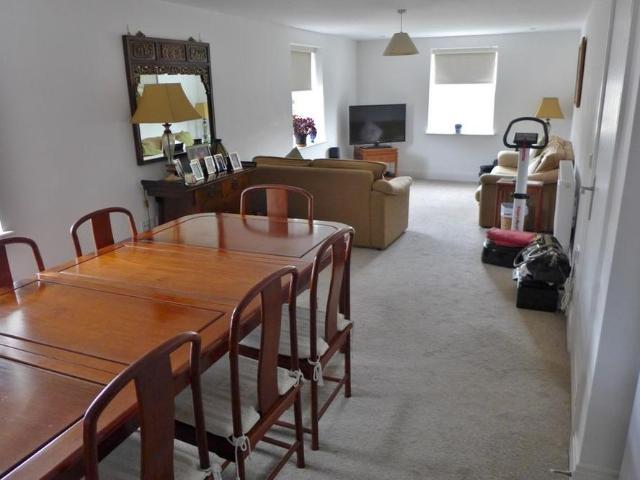 2 bedroom flat to rent