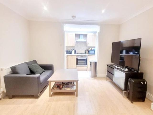 2 bedroom flat to rent
