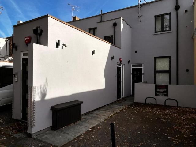 2 bedroom flat to rent