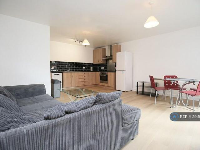 2 bedroom flat to rent