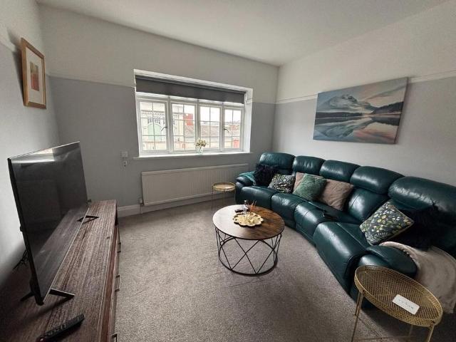 2 bedroom flat to rent
