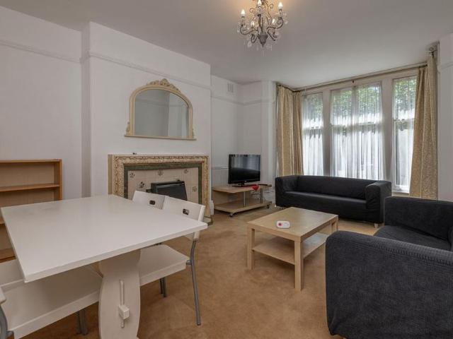 2 bedroom flat to rent