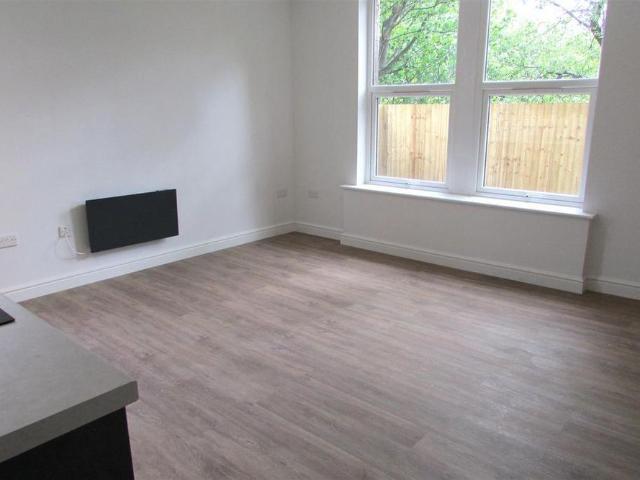 2 bedroom flat to rent
