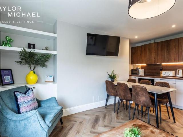 2 bedroom flat to rent