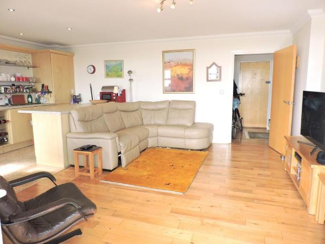 2 bedroom flat to rent