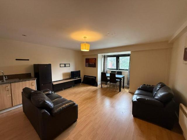 2 bedroom flat to rent
