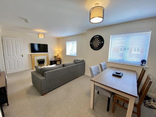2 bedroom flat to rent