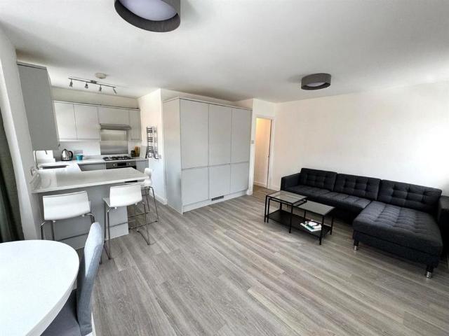 2 bedroom flat to rent