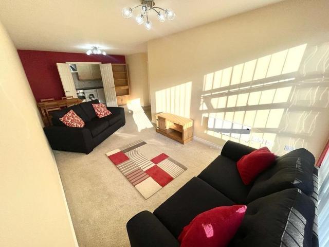 2 bedroom flat to rent