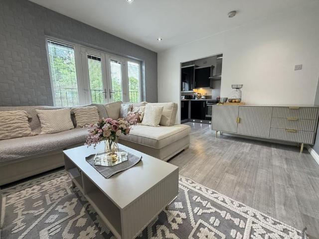 2 bedroom flat to rent