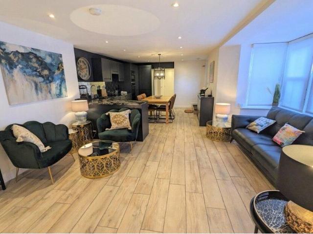 2 bedroom flat to rent