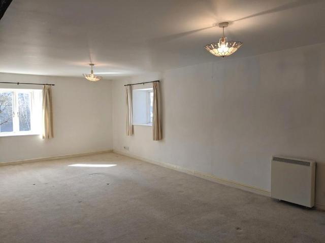 2 bedroom flat to rent