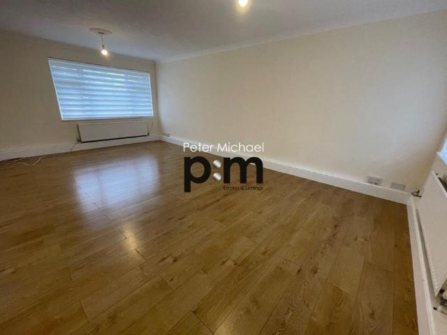 2 bedroom flat to rent