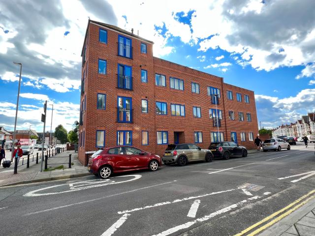 2 bedroom flat to rent
