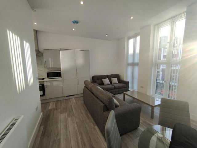 2 bedroom flat to rent