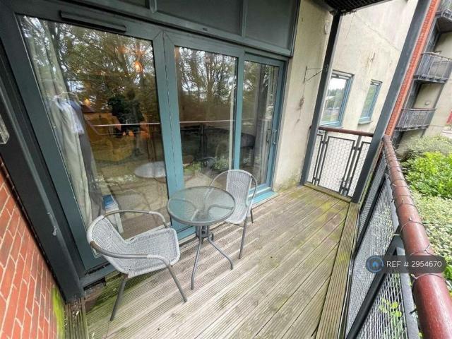 2 bedroom flat to rent