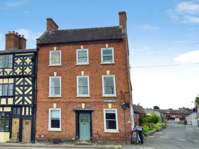 2 bedroom flat to rent