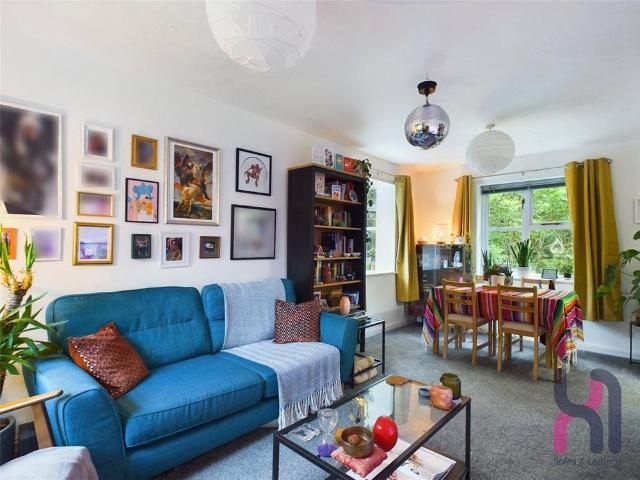 2 bedroom flat to rent