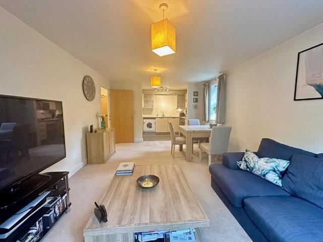 2 bedroom flat to rent
