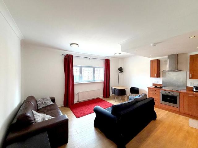 2 bedroom flat to rent