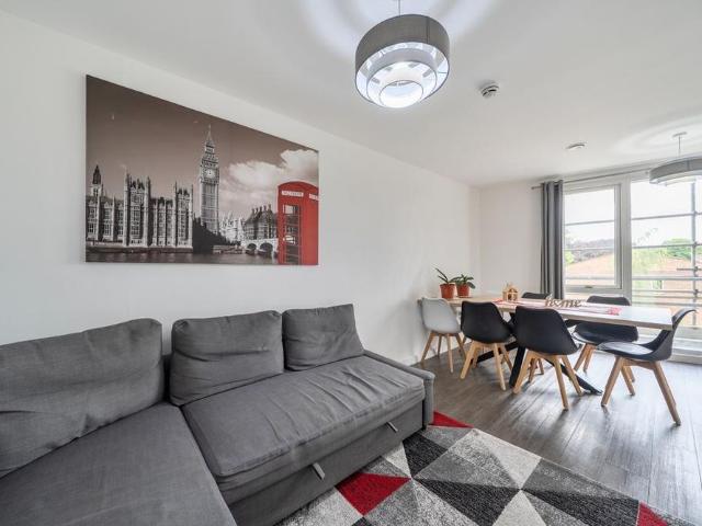 2 bedroom flat to rent