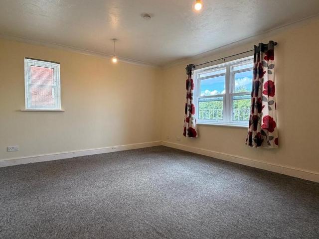 2 bedroom flat to rent