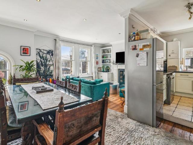 2 bedroom flat to rent