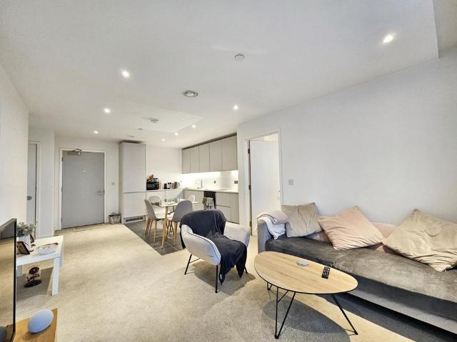 2 bedroom flat to rent