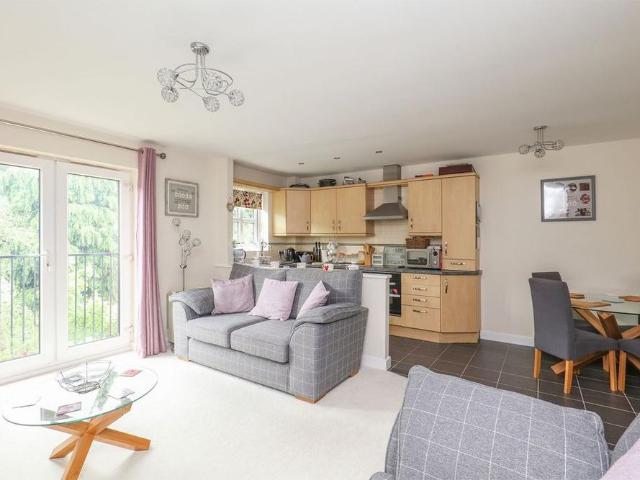 2 bedroom flat to rent