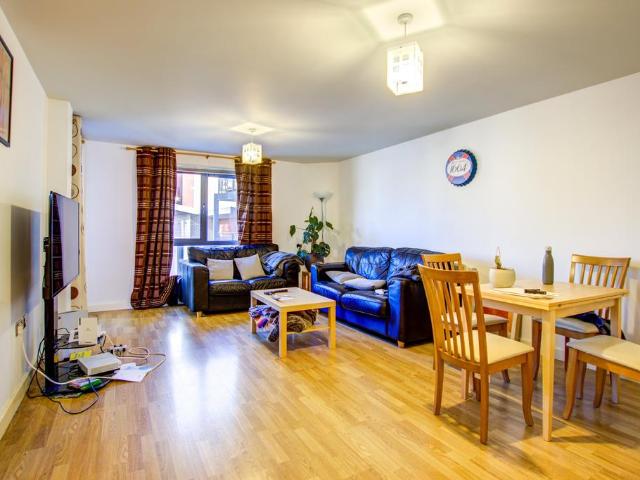 2 bedroom flat to rent
