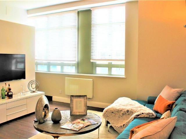 2 Bedroom Flat to Rent