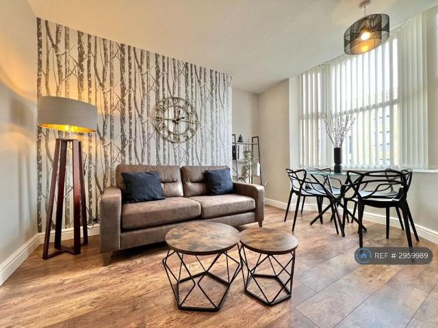 2 bedroom flat to rent