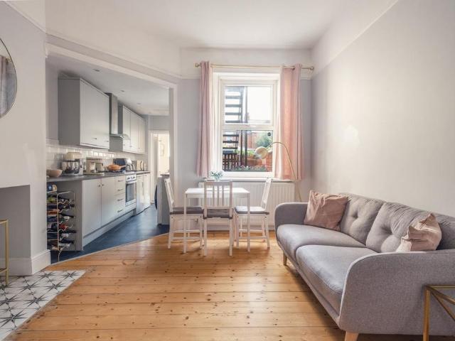 2 bedroom flat to rent