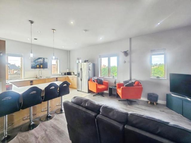 2 bedroom flat to rent