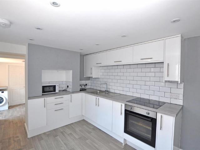 2 bedroom flat to rent