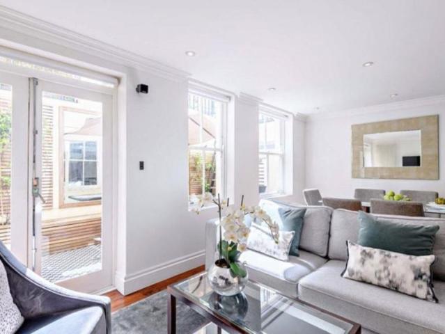 2 bedroom flat to rent