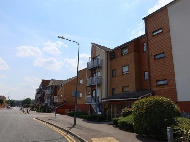 2 bedroom flat to rent
