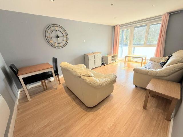 2 bedroom flat to rent